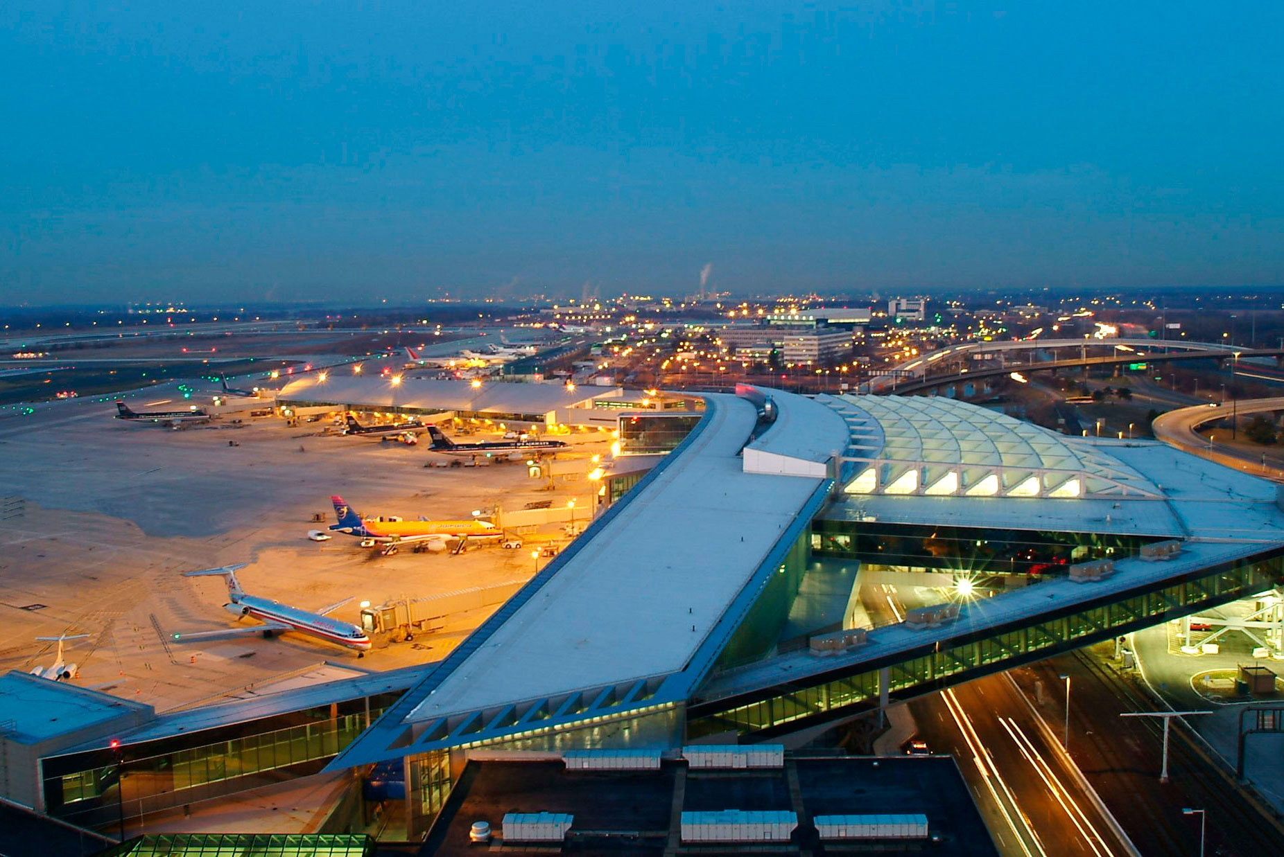 PHL Long Term Parking from $5.95/day - Save up to 70% Off!